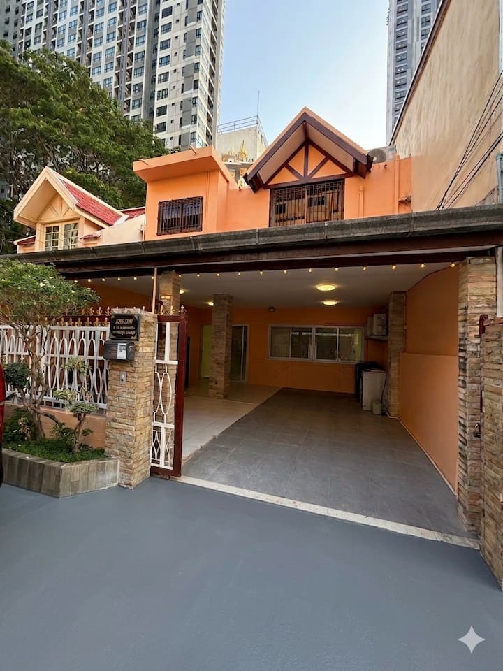 4br Townhouse | 350m Beach & Central | Pet Ok - Pattaya City