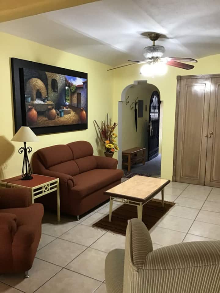 Well-equipped Cozy Home In Central Ajijic - Ajijic