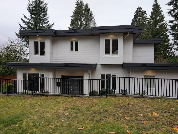 Private 2br North Vancouver Suite | Sleeps 6 | - North Vancouver