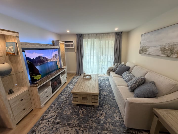 Neighborhood Nest | 10 Minutes To Beach & Downtown - Portsmouth, NH
