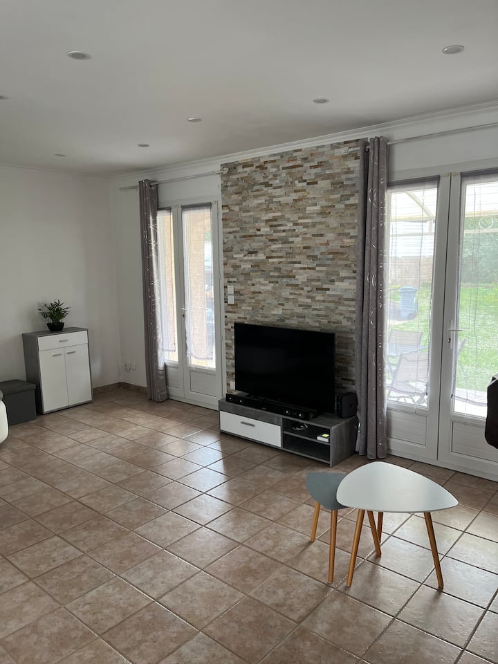 Villa 3 Chambres, Toute éQuipée Avec Piscine - Alès