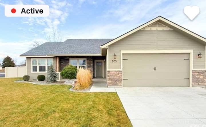 Charming, Clean And Spacious Home - Twin Falls, ID