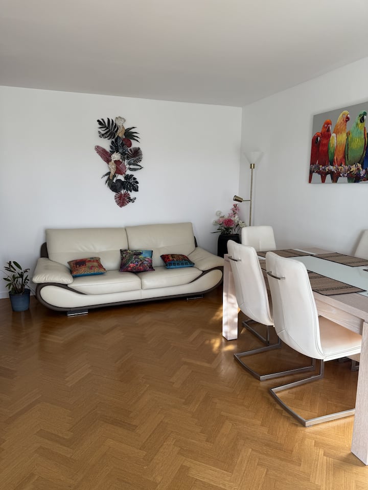 Appartement Calme Avec 2 Balcons Proche Paris - ibis Styles Asnieres Centre