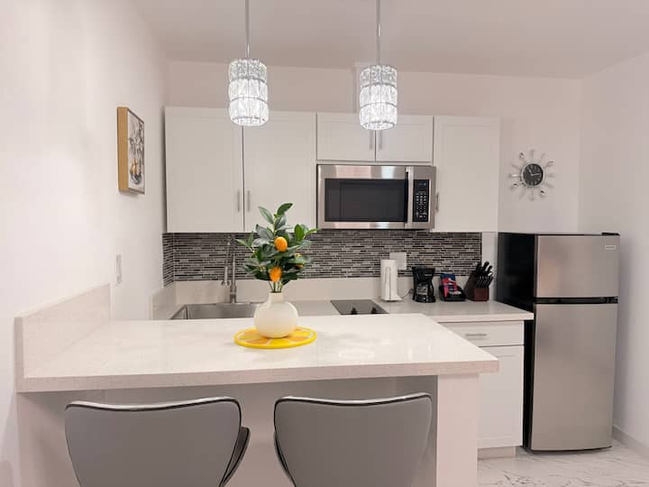 Cozy Private Suite With A Private Entrance - Las Vegas, NV
