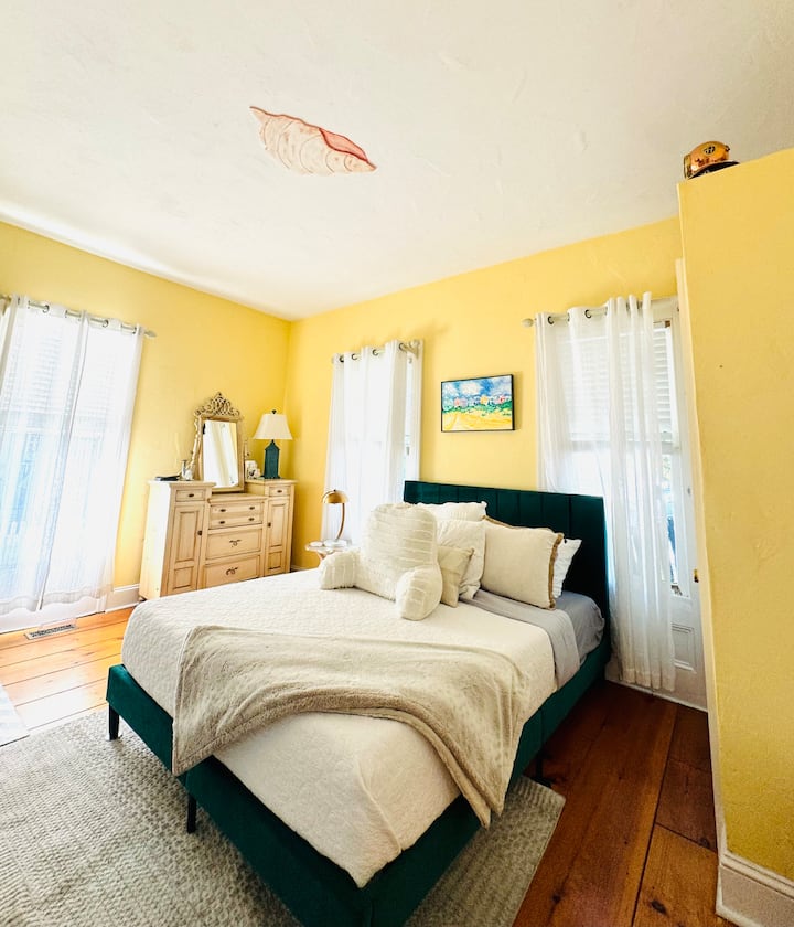 Conch House | 1br | Walk To Shops & Waterfront - Beaufort, NC