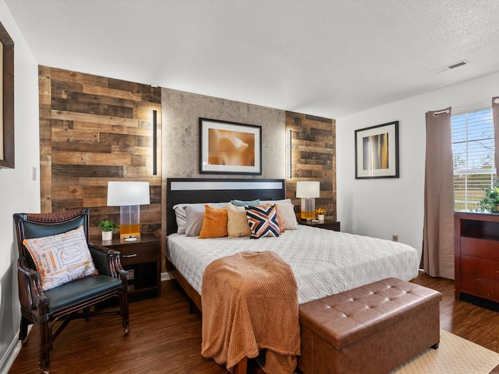 Casa Oasis Dual Living + Modern Home With Suite - Decatur, AL