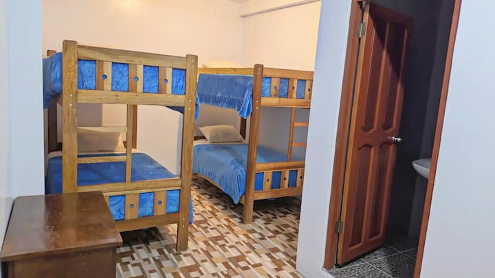 Cama En Habitación Mixta Compartida 4 Camas - Aguas Calientes