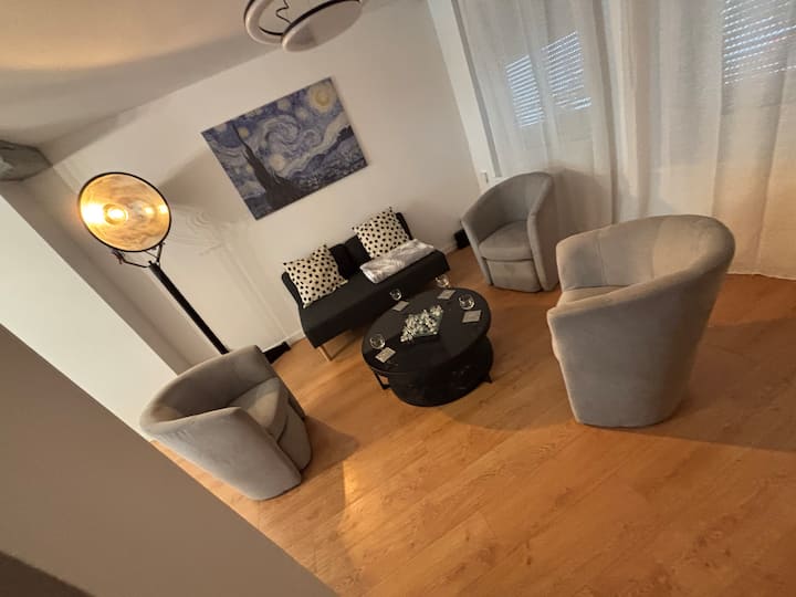 Maison Centre Ville De 115m² Avec Cour Extérieur - Châlons-en-Champagne