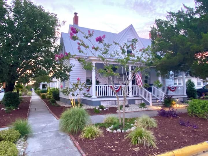 Beaufort Dream On Broad | 2br | Walk To Waterfront - Beaufort, NC