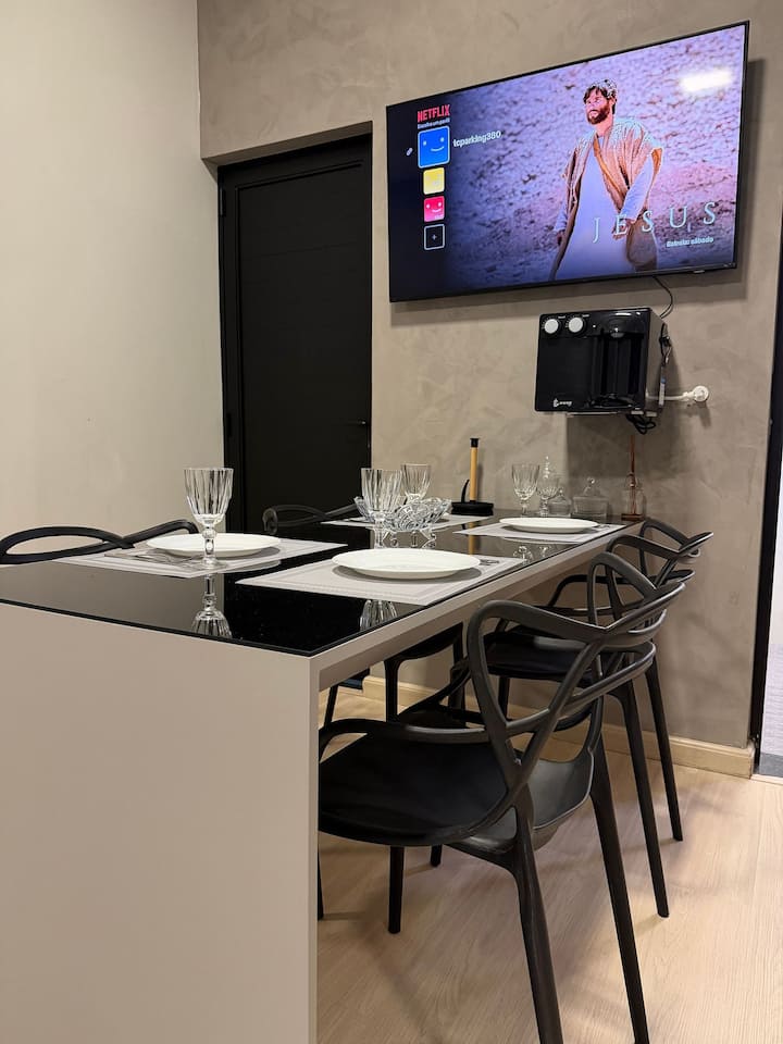 Loft London | Cama King | Centro De Uberlândia - Uberlândia