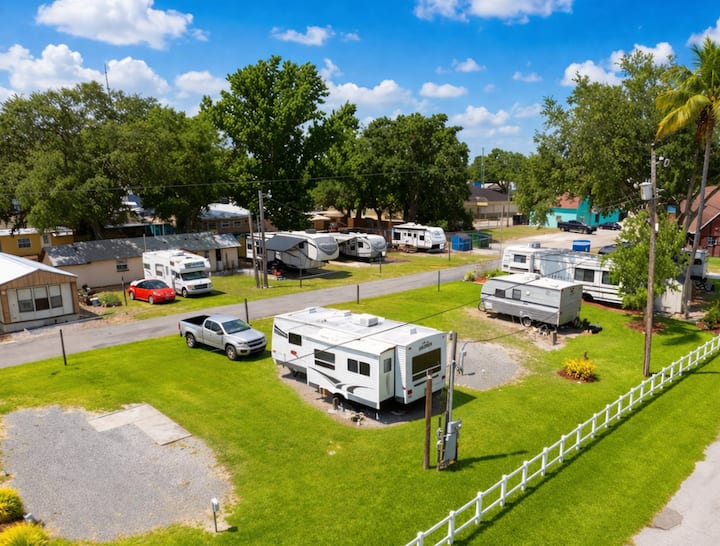 Rv And Camper Parking - Lakeland, FL