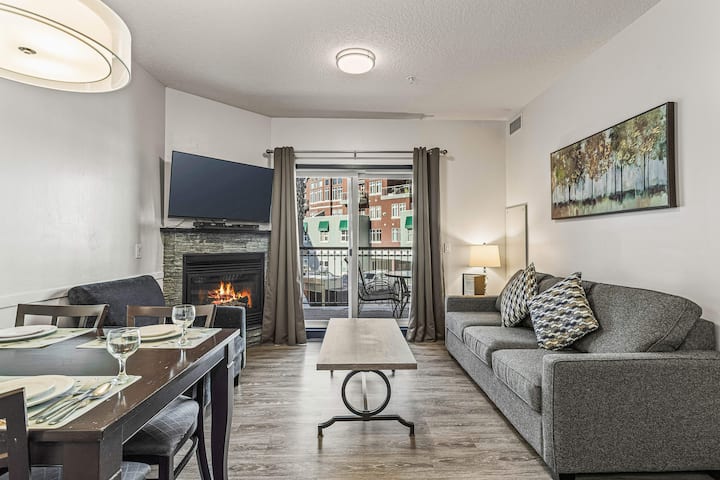 Rockies' Embrace- Pool, Hottub, Gym, Bbq, Parking - キャンモア