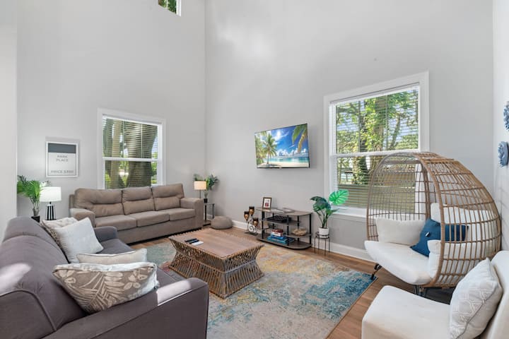 Villa Mojito Main | Gated Lakefront Home - St. Augustine, FL