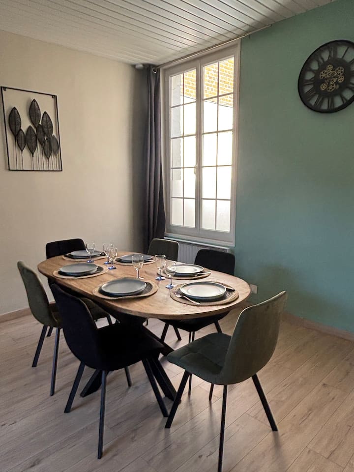 Le Saint Sauveur -Maison Centre-ville. - Péronne