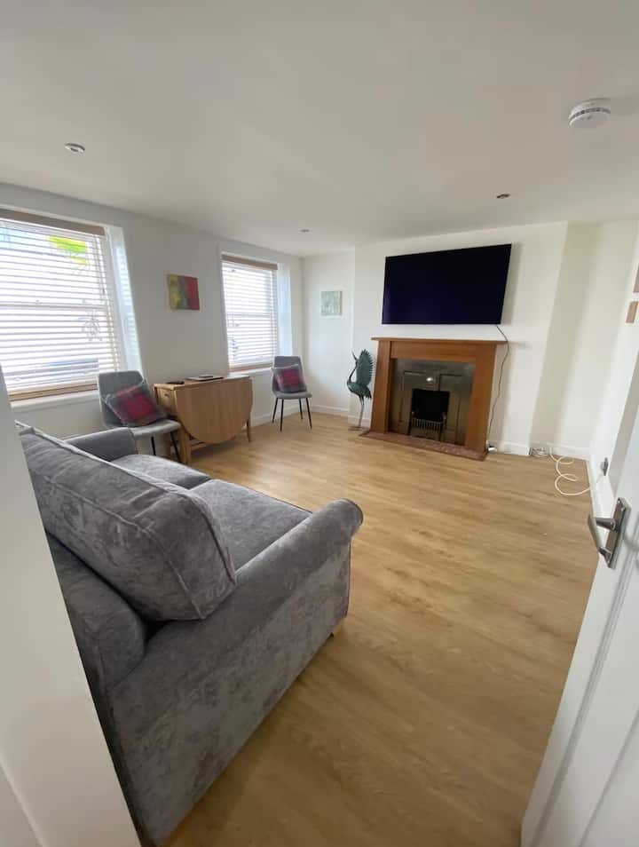 Relaxing Costal Retreat Sleeps Four People - Hastings