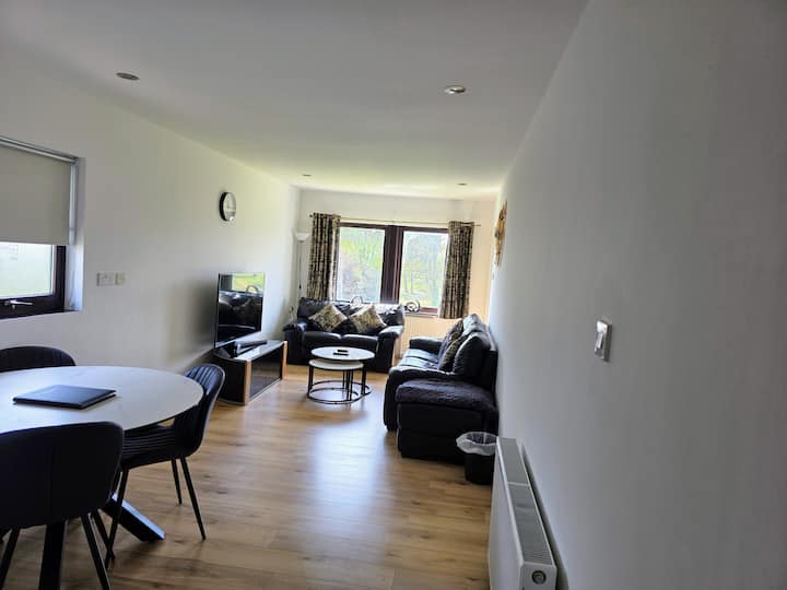 The Snug By The Golf Course - Leeds