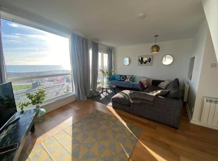 Central Location Sea View - Hastings