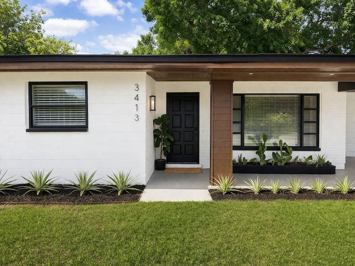 Walkable Tampa Retreat Central To Everything - Tampa, FL