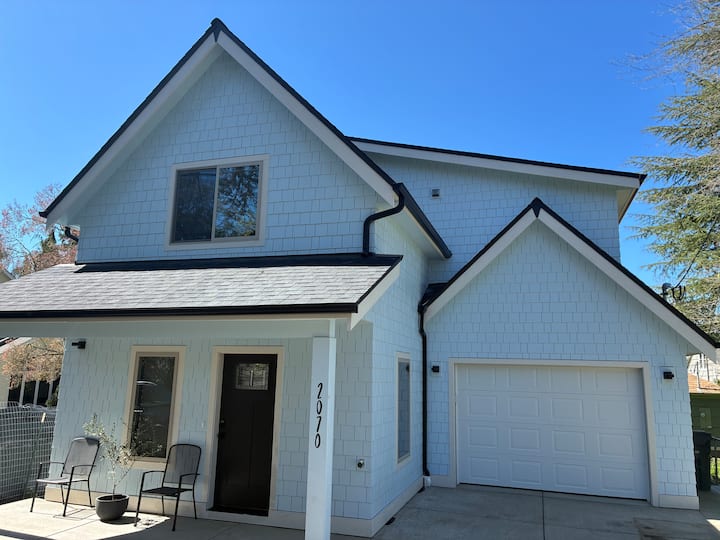 Duck Alley Hideaway - Eugene, OR