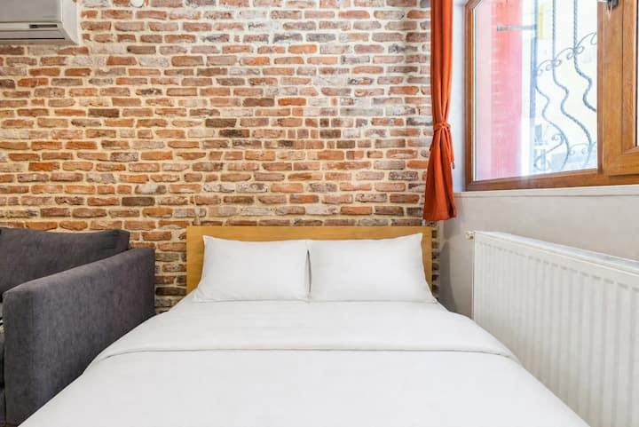 Galata Balcony Apartment - İstanbul