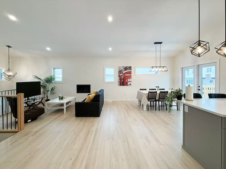 The White Cube Residence · New 4br Home - Saskatoon