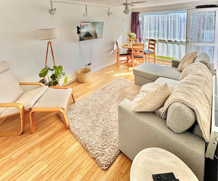 Bermuda Holiday Park Chalet Close To Beach - Winterton-on-Sea