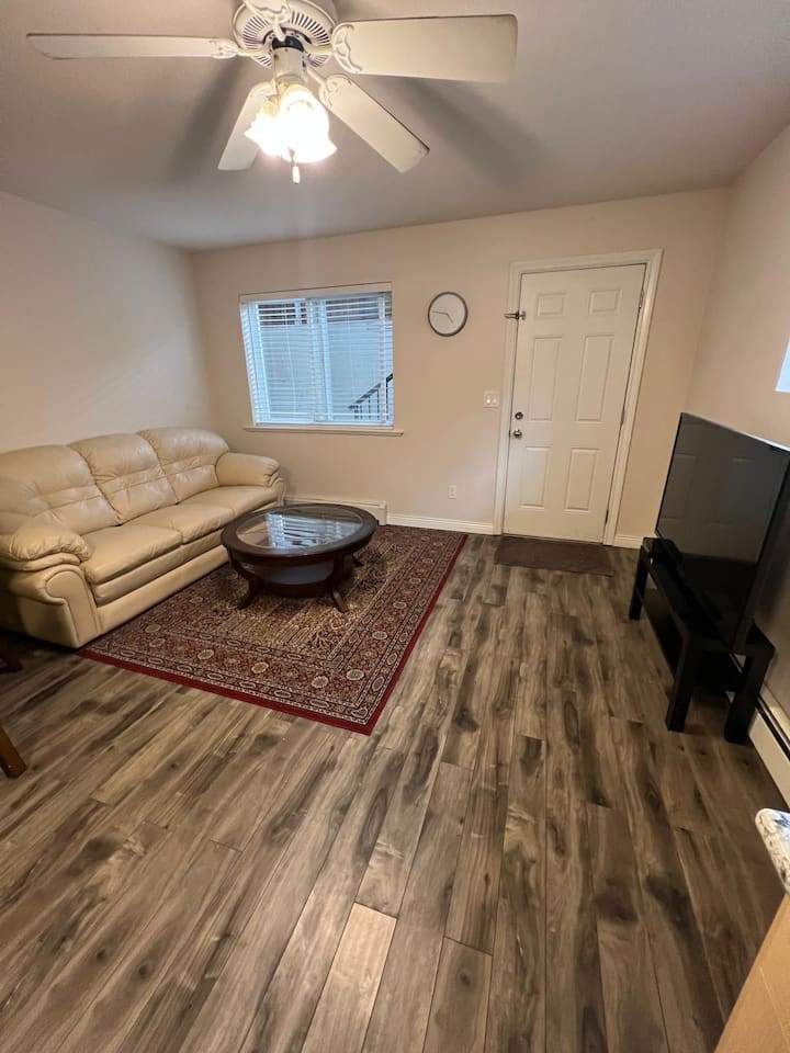 Cozy One Bed/one Bath Guest Suite - Central Surrey - Surrey, BC
