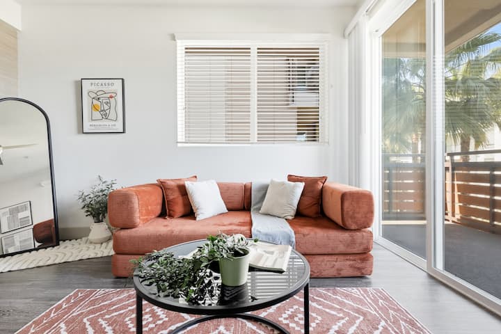Luxury Stay In Irvine *Free Parking* 中文服务 - Irvine, CA