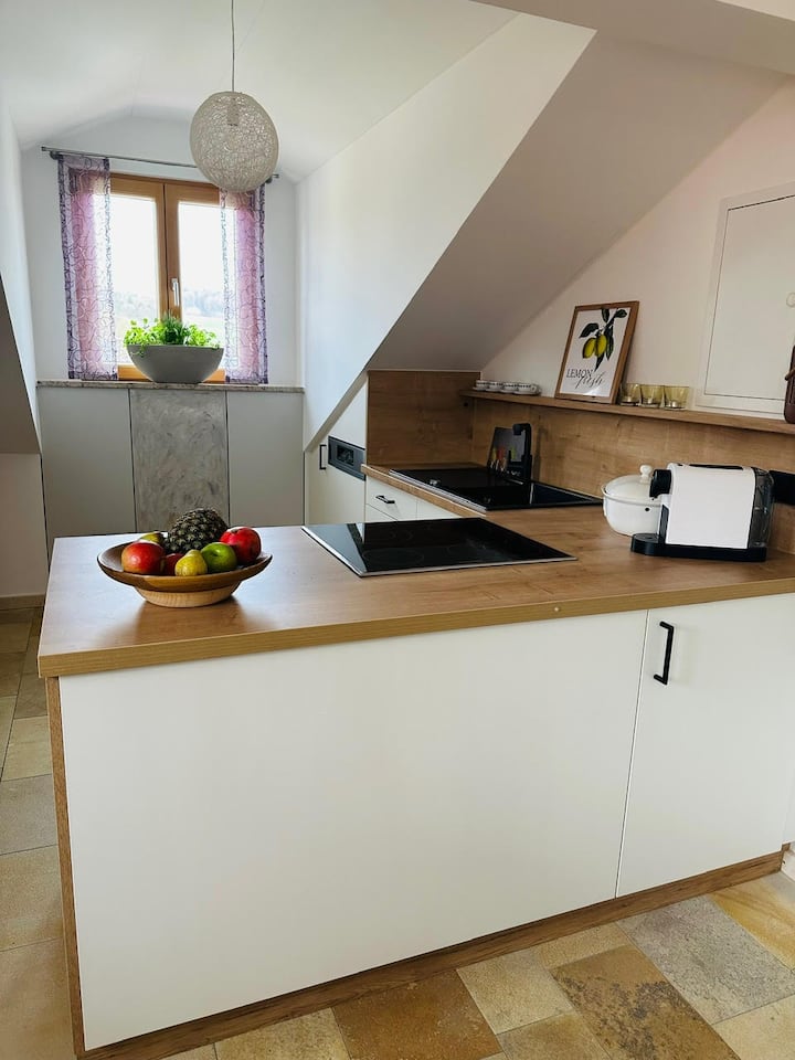 Geräumige Helle Dg-wohnung In Autobahnnähe - Osterhofen