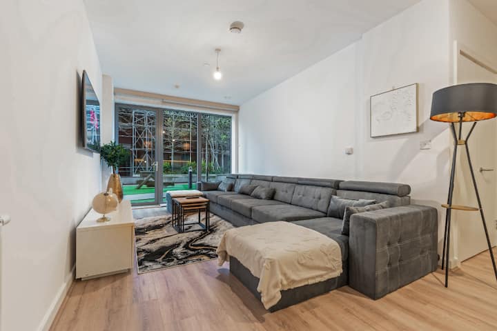 Wembley Event Stadium Side Stay Sleeps 8 + Parking - Harrow