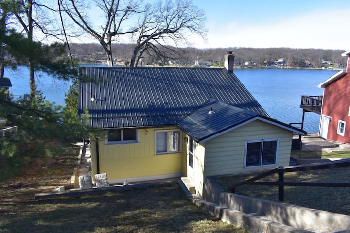 Lakefront Home+golf Retreat, Dock, Kayaks, Firepit - Battle Creek, MI