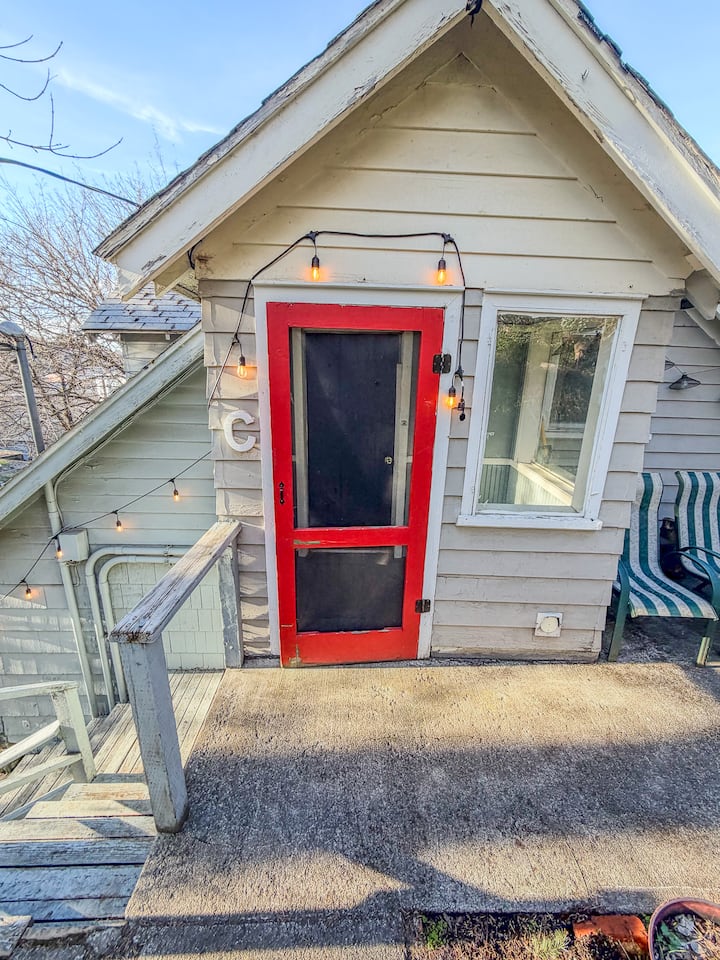 Cozy 1br Upper Apartment In Pullman Triplex - Pullman, WA