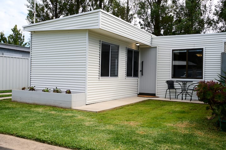 One-bedroom Ensuite Unit - Mount Gambier