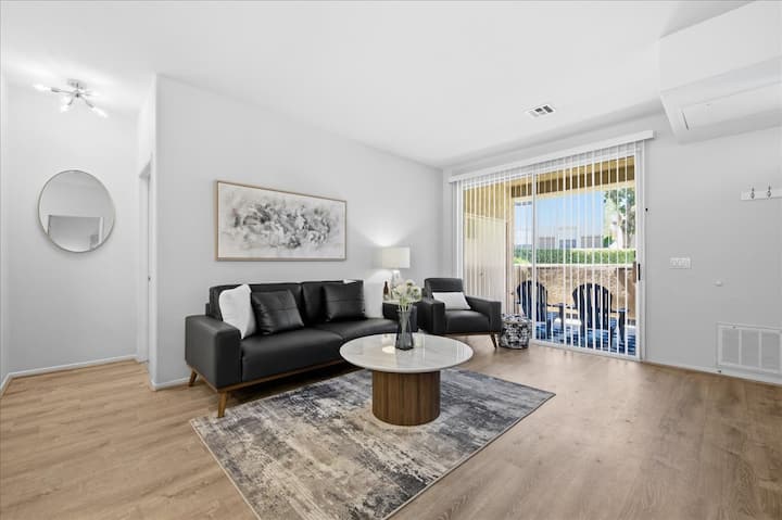 Carmel Valley/del Mar Condo (Near Beach And Races) - Del Mar, CA