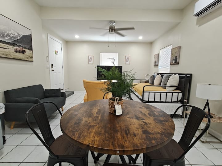 Bugambilias Apartment - Laredo, TX