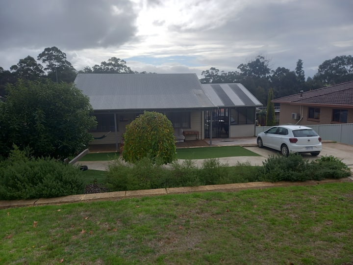 Red Robin Cosy Cottage - Pemberton