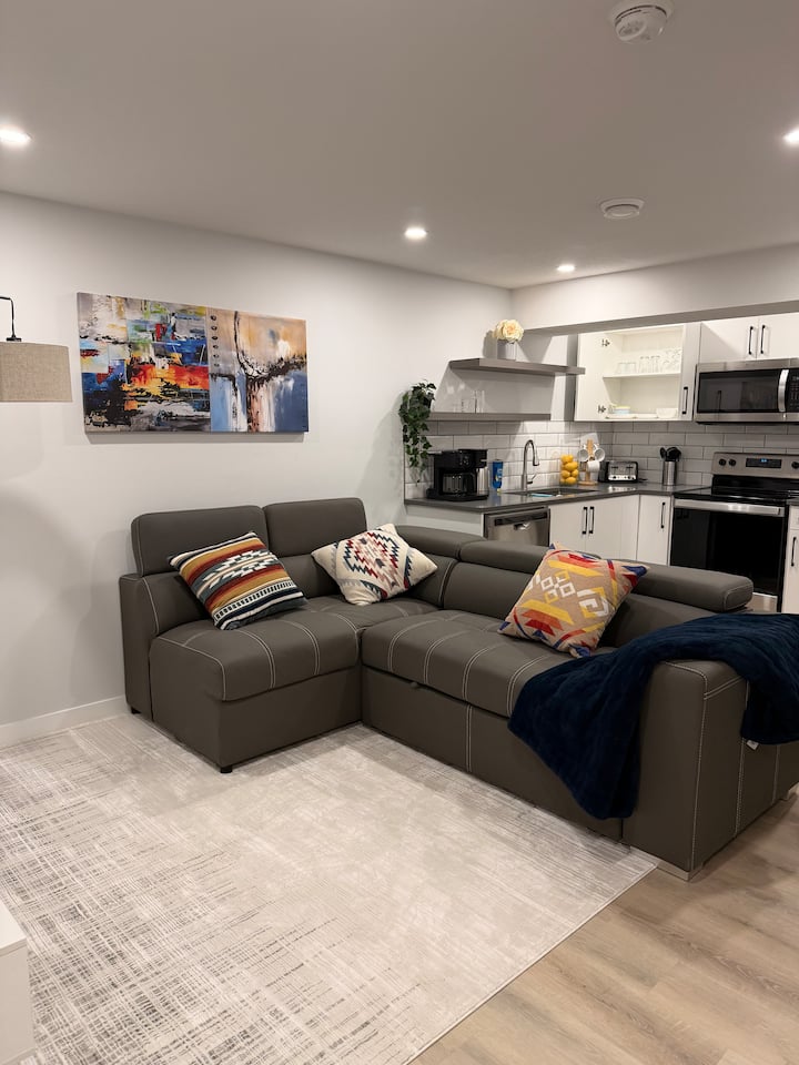 Modern 1bedroom Stylish Private Basement Suite - Leduc