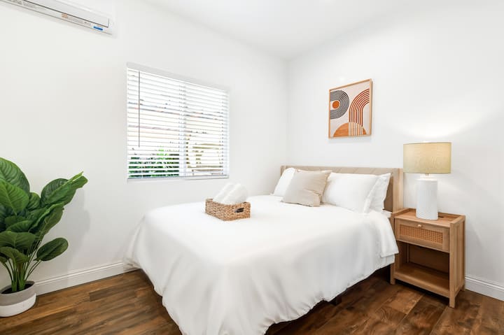 Sparkling New 3br Retreat | Ont And Toyota Arena - Ontario, CA