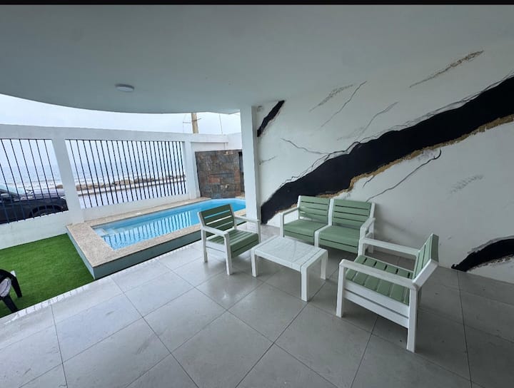 Casa Exclusiva En El Malecón De Crucita - Crucita