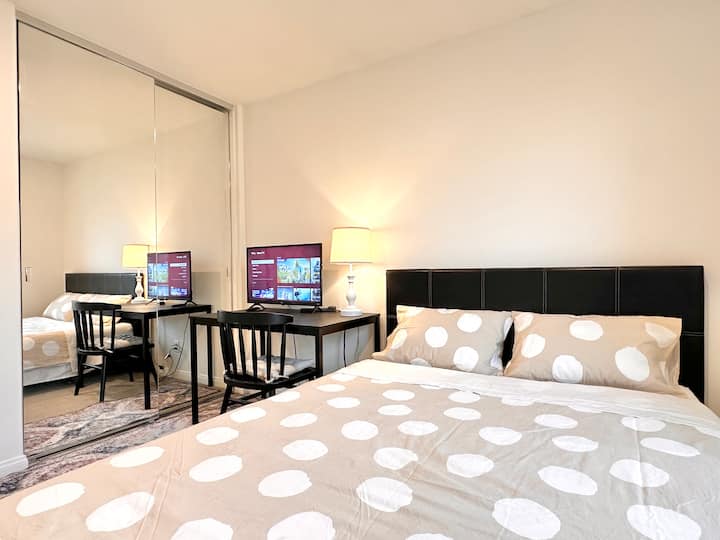 Polka Dot Cozy Retreat | Quiet & Comfortable Stay - Chino, CA