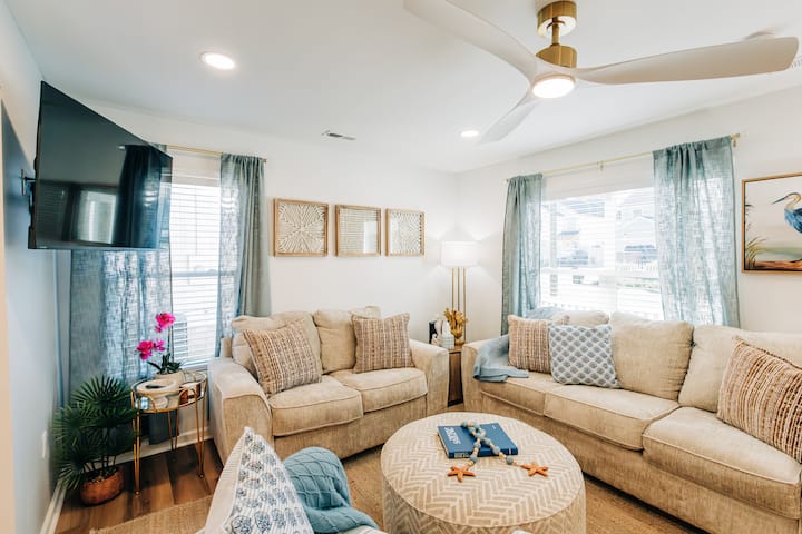 Charming Coastal Cottage Downtown Summerville - Summerville, SC