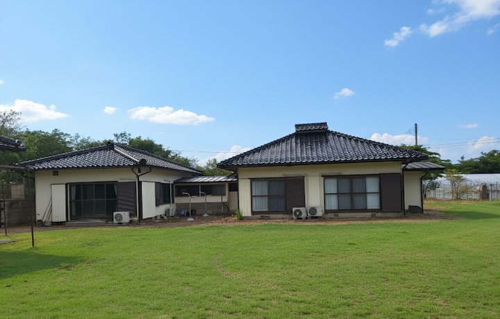 箱石浜から徒歩5分。
1棟丸々貸切の一軒家
『箱石の風B棟』
4月11日オープンです！ - 京丹後市