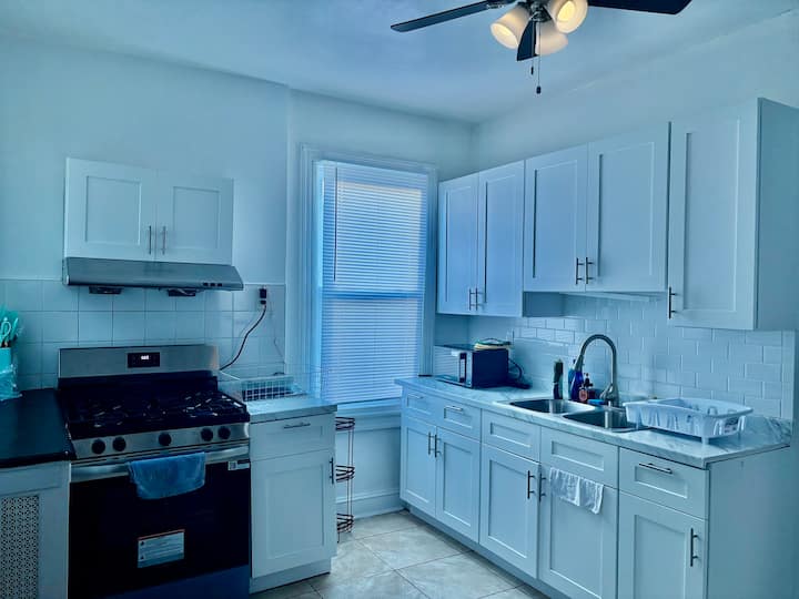 1st Fl 2 Bedroom, Fenced In Yard Northeast - 필라델피아