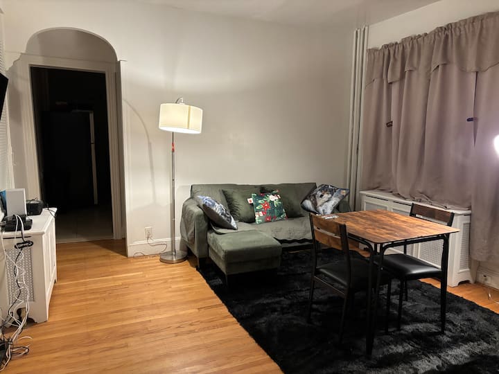 1st Fl 2 Bedroom, Fenced In Yard Northeast - Bustleton - Philadelphia