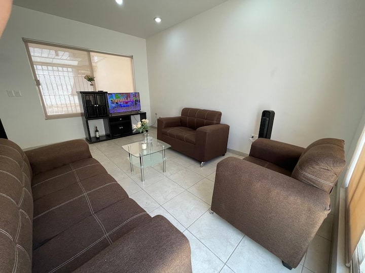 Casa Amplia Y Tranquila Al Norte De La Ciudad - Aguascalientes