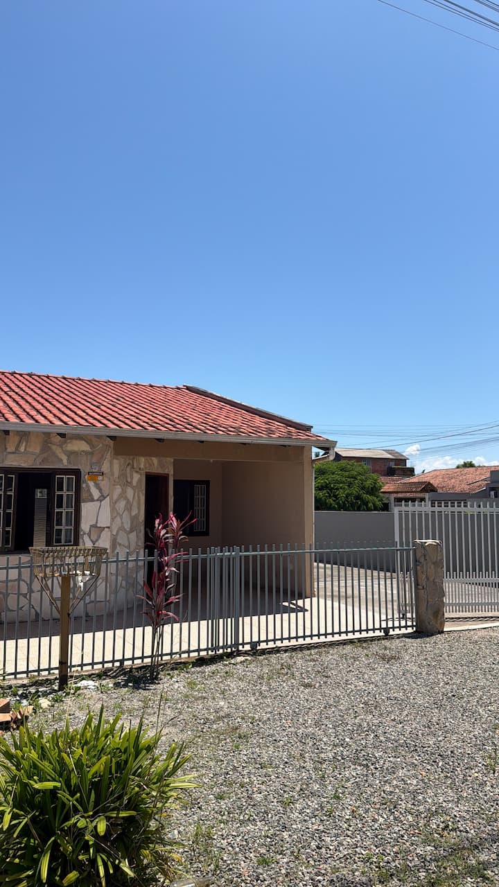 Casa Na Praia Central 700mt Do Mar No Centro - Guaratuba