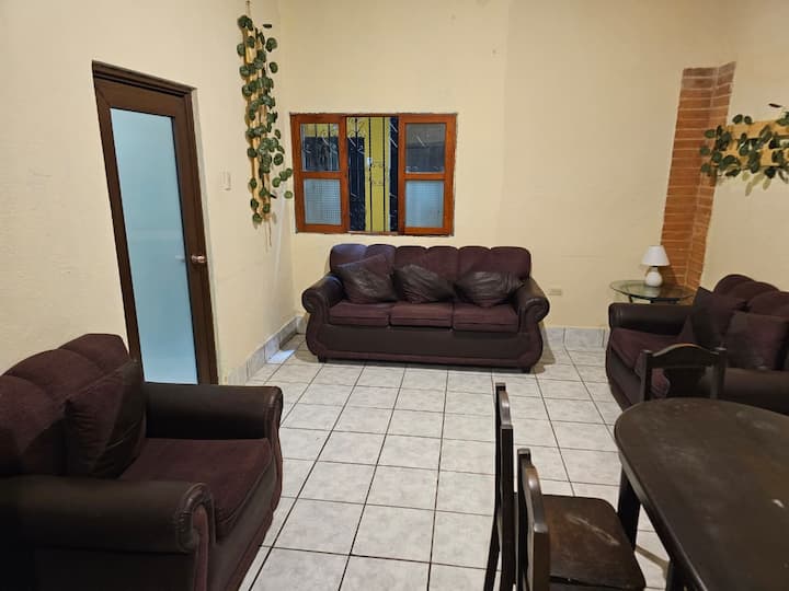 Casa El Recuerdo | 14 Huéspedes | Cerca De Antigua - San Lucas Sacatepéquez