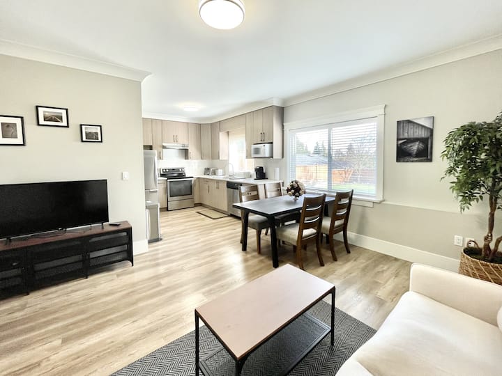 Spacious Suite In Burnaby - Burnaby