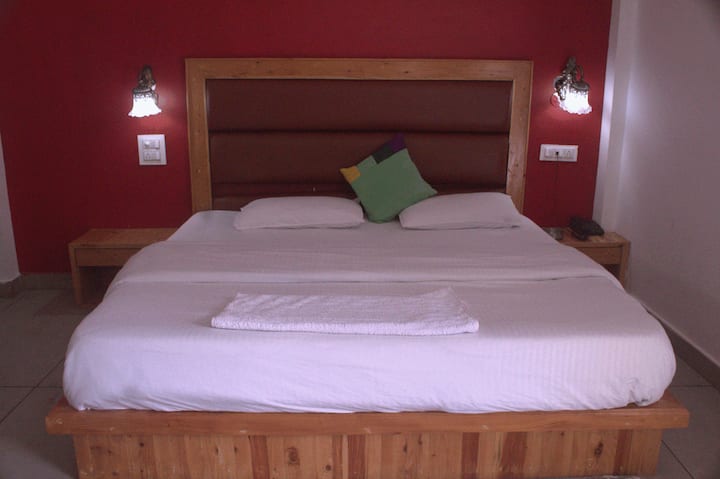 Mountain Cabin W/ River Sounds & Bonfire, Hp - Kullu