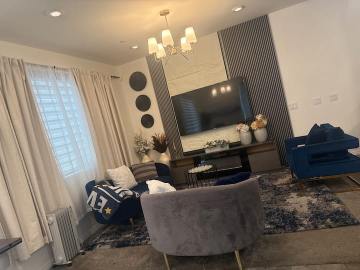 Family Stay W/ Free Parking +Wifi | Quiet & Clean. - Fontana, CA